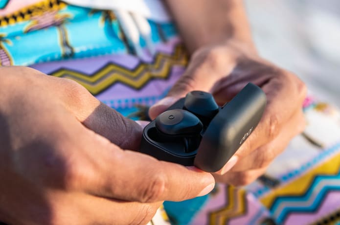 Loop: The First True Wireless Bluetooth 5 Earbuds | Indiegogo