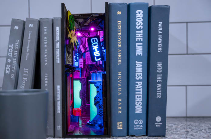 Cyberpunk Mini Alley - Bookshelf Insert, Booknook | Indiegogo
