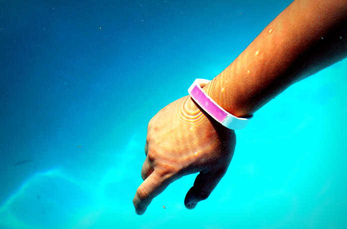 LUXES Bracelet - Sunscreen Reminder for Active Individuals. | Indiegogo