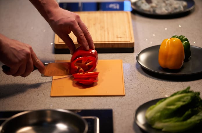 4T7 Smart Chopping Board: Featuring 7 Tools In One | Indiegogo