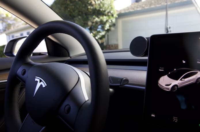 Tesla Front & Rear MagSafe Wireless Charger | Indiegogo